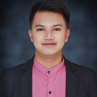 Frisk Jasper Q., 一位经验丰富的导师、作家和记者，准备教你成为学业上准备充分的学生