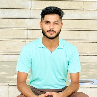 Ahmad F., Unlock Biology's Wonders with a Medical Student Tutor! 🧬📚 ...