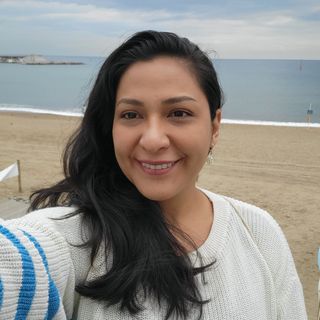 Gabriela J., Journalist, broadcaster, and traveler. Loves Spanish just ...