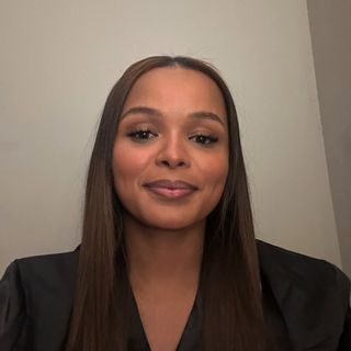 Cayla R., Profesora Certificada y Estudiante de Maestría en Derecho ...