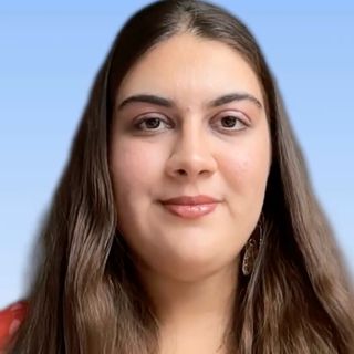Elif E., Native English speaker university student here to help improve ...