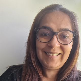 Tina J., Domine o francês com uma professora certificada DELF/DALF