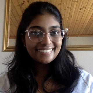 Thiana N., İngilizceye tutku ve sevgi duyan, TEFL sertifikalı öğretmen.