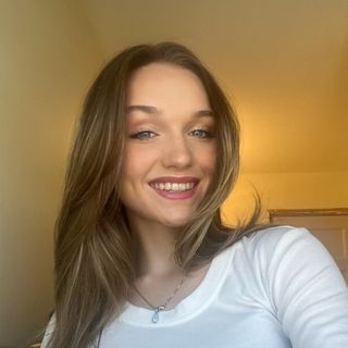 Alissa G., Young Canadian French Tutor | Learn with French Tutors