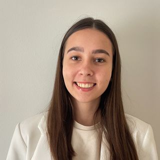 Chloe P., 👋Conoce a Chloe - ¡Tu profesora de inglés divertida ...