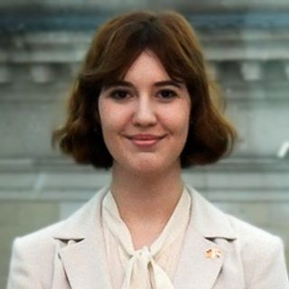 Lize S., ได้รับการรับรอง TEFL ระดับ 5 - เชี่ยวชาญภาษาอังกฤษกับครูผู้ ...