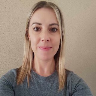 Kelly B., Spanish teacher specialized in pronunciation and fun learning ...
