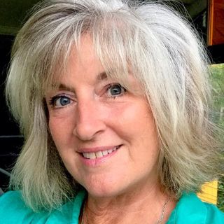 Patty B., Become a Confident Communicator | Learn with English Tutors