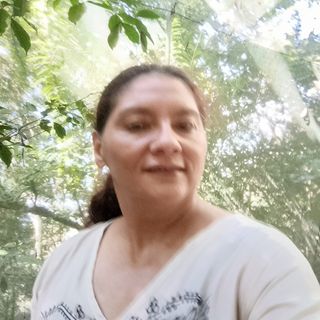 Erika D., 作家和传播者用故事和对话教你西班牙语