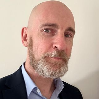 Matthew C., مدرّس معتمد بخبرة 30 عامًا.