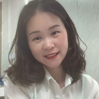 Donna L., 热爱教学工作，培训时长超过五百个小时，自考商务英语学历，让我们的课程里沟通交流更简单。