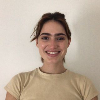 Aida K., Divertite en tu camino hacia un inglés fluido! | Aprende con ...