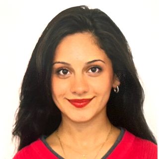 Sara Mercedes S., bilingual uni student | Learn with English Tutors