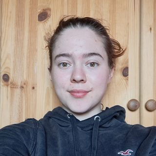 Barbora K., Native Czech 🇨🇿 speaker Tutor of English (C1) I am here for ...