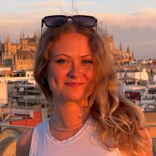 Julia C., ¡Nada de clases aburridas! Aprende inglés con juegos y ...