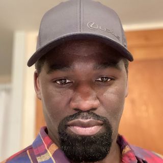 Dwayne B., I am a professional vocalist with 15 years of experience ...