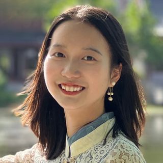 Yifan H., 3年在中国小学教授中文和中国历史的经验； 热爱历史与国际关系； 掌握中国的传统乐器琵琶、古琴、古筝；