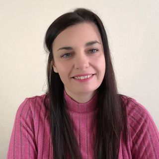 Melanie M., 楽しく会話しながら英語スキルを身につけよう！