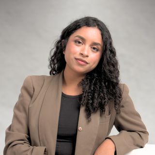 Valeria P., Unlock Your Potential: Personalized English Lessons ...