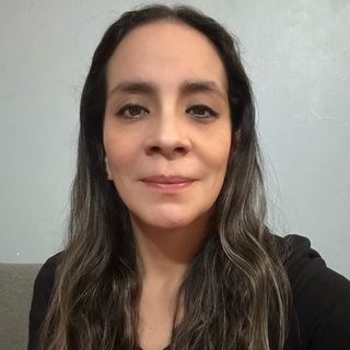 Carla C., Hola deseas aprender español de forma divertida ...