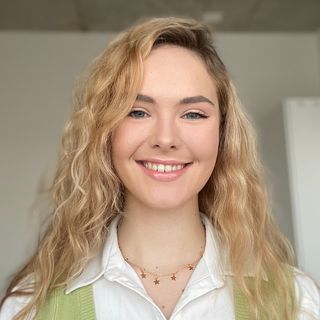 Maya H., Trilingual Tutor teaching English and American culture | Learn ...