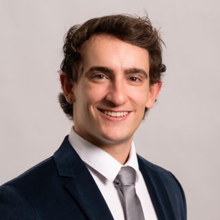 Gianni C., Joven profesor apasionado por el español, dispuesto a ...