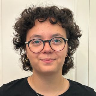 Chiara L., 经验丰富的西班牙语导师，通过文化和音乐进行动态学习