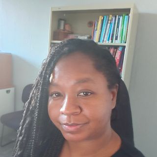 Fatimah B., English Professor with 21 years of teaching experience ...