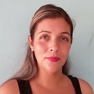 Yoselin A., Learn English in a personalized way, tailored to your needs ...