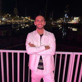 Malik O., Let's learn and improve your skills in French | Learn with ...