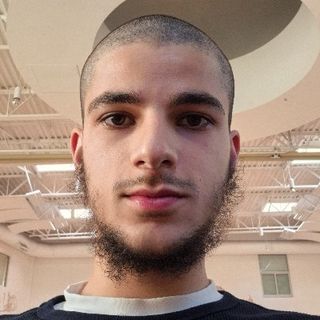 Mohamed B., ครูสอนภาษาอังกฤษที่มีใบรับรอง TEFL พร้อมช่วยให้คุณพูดได้ ...