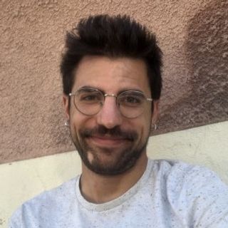 Simon M., Tutor bersertifikat yang mengajar daring untuk semua tingkat ...