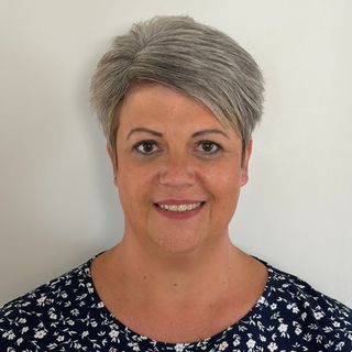 Elaine H., ¡Profesora de inglés calificada con 27 años de experiencia ...