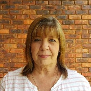 Lynne E., Experienced tutor with over 25 years in the business arena ...